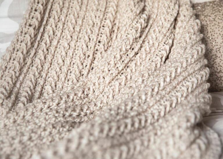 Tiny Ripples - Free Baby Blanket Knitting Pattern - Leelee Knits