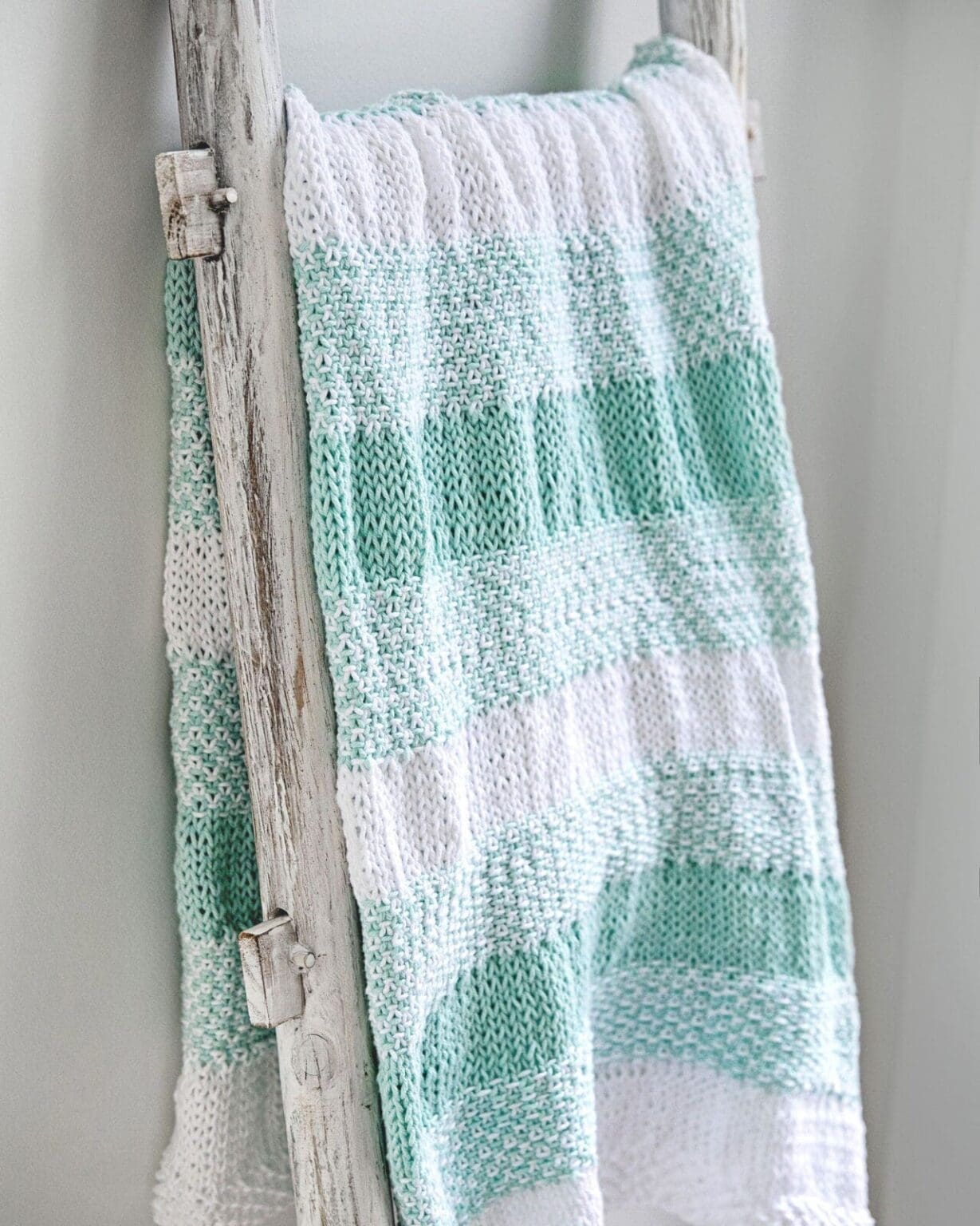 How to Knit the Woven Knit Stitch With Two Colors - Leelee Knits