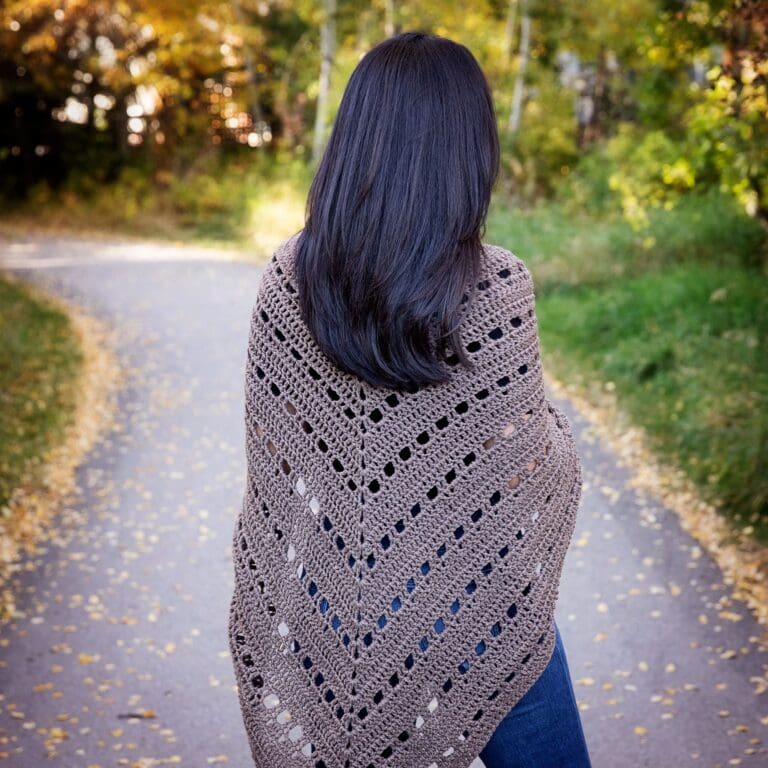 Easy Triangle Shawl Crochet Pattern - Leelee Knits