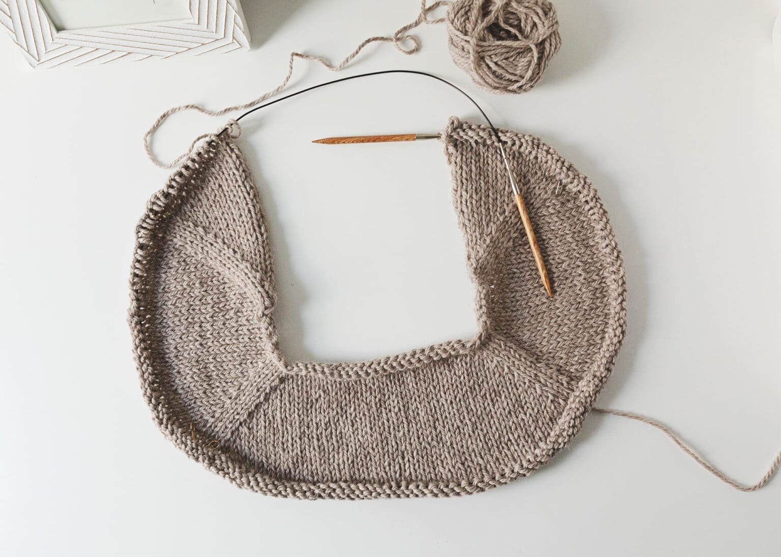 Simple Raglan Cardigan Knitting Pattern - Leelee Knits