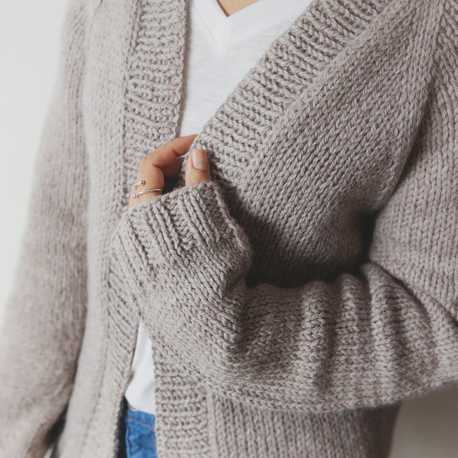 Simple Raglan Cardigan Knitting Pattern - Leelee Knits